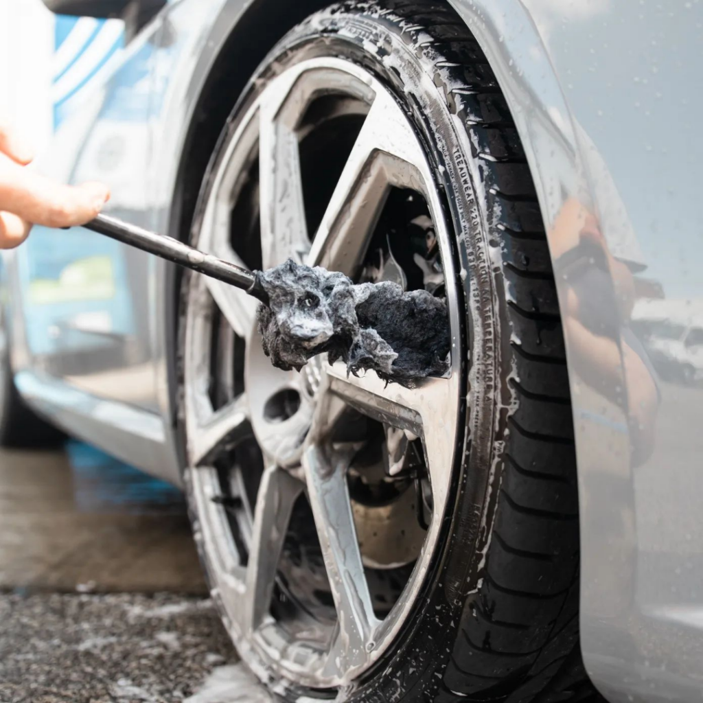 Mammoth Woolly Wheel Wand - A1 Autozone